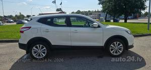 White Nissan Qashqai 2017 in Tallinn, with an engine capacity of 1.20 L and mileage of 184 thousand km for 7900 €, photo 3 on AUTOMOTO.COM.LV