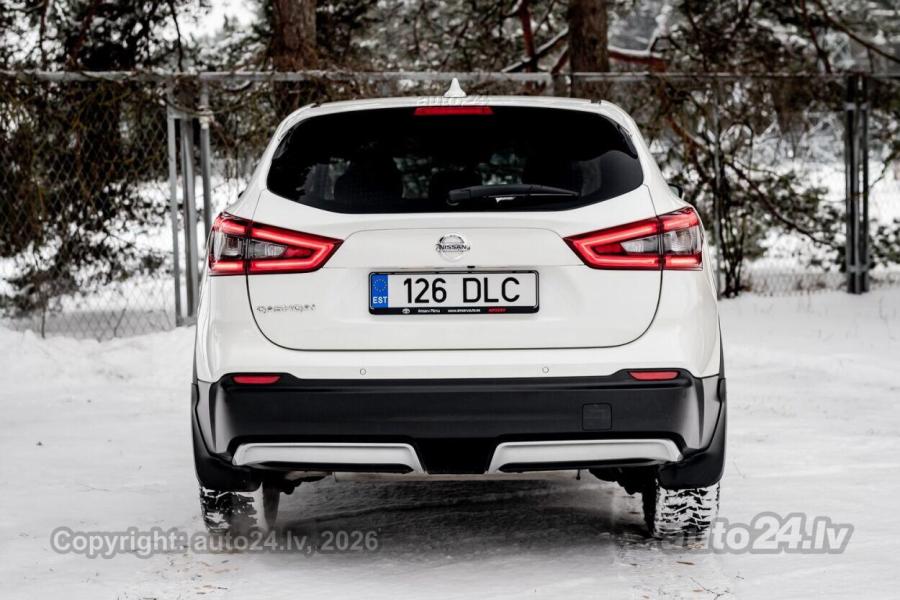 White Nissan Qashqai 2018 in Parnu, with an engine capacity of 1.20 L and mileage of 94 thousand km for 12990 €, photo 7 on AUTOMOTO.COM.LV