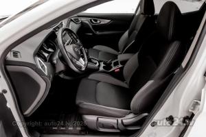 White Nissan Qashqai 2018 in Parnu, with an engine capacity of 1.20 L and mileage of 94 thousand km for 12990 €, photo 12 on AUTOMOTO.COM.LV