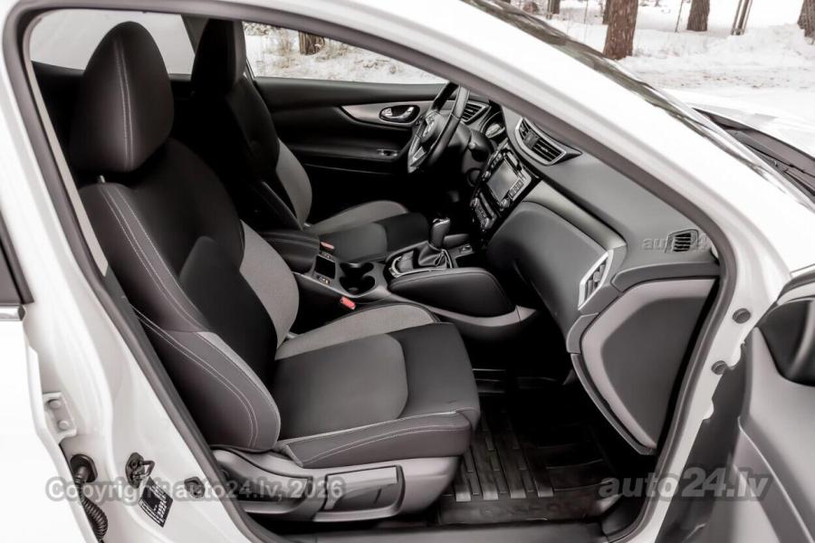 White Nissan Qashqai 2018 in Parnu, with an engine capacity of 1.20 L and mileage of 94 thousand km for 12990 €, photo 17 on AUTOMOTO.COM.LV