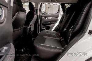 White Nissan Qashqai 2018 in Parnu, with an engine capacity of 1.20 L and mileage of 94 thousand km for 12990 €, photo 18 on AUTOMOTO.COM.LV