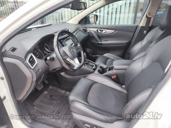 White Nissan Qashqai 2018 in Tartu, with an engine capacity of 1.20 L and mileage of 95 thousand km for 10990 €, photo 9 on AUTOMOTO.COM.LV