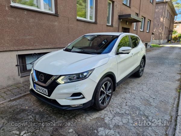 White Nissan Qashqai 2018 in Tallinn, with an engine capacity of 1.20 L and mileage of 189 thousand km for 7900 €, photo 1 on AUTOMOTO.COM.LV