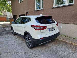 White Nissan Qashqai 2018 in Tallinn, with an engine capacity of 1.20 L and mileage of 189 thousand km for 7900 €, photo 3 on AUTOMOTO.COM.LV