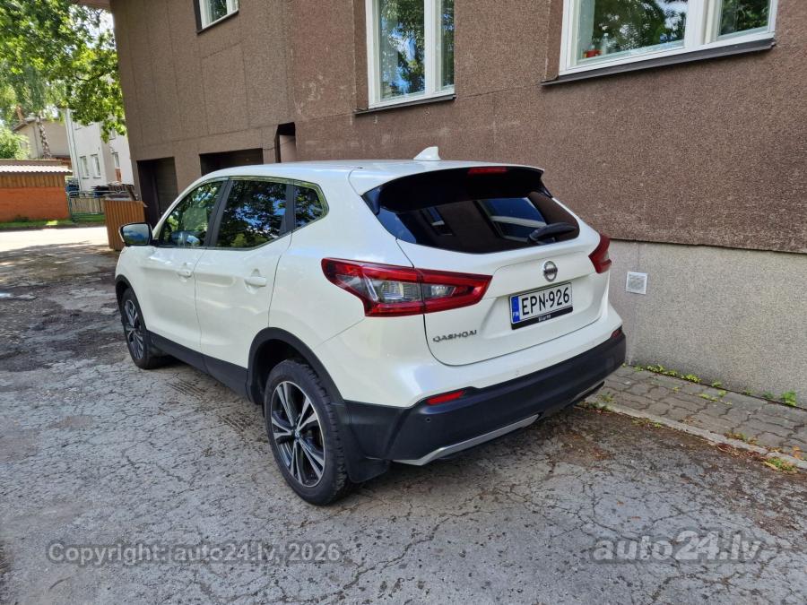 White Nissan Qashqai 2018 in Tallinn, with an engine capacity of 1.20 L and mileage of 189 thousand km for 7900 €, photo 3 on AUTOMOTO.COM.LV
