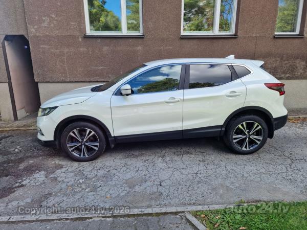 White Nissan Qashqai 2018 in Tallinn, with an engine capacity of 1.20 L and mileage of 189 thousand km for 7900 €, photo 8 on AUTOMOTO.COM.LV