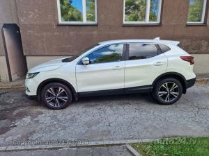 White Nissan Qashqai 2018 in Tallinn, with an engine capacity of 1.20 L and mileage of 189 thousand km for 7900 €, photo 9 on AUTOMOTO.COM.LV
