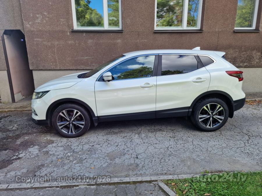 White Nissan Qashqai 2018 in Tallinn, with an engine capacity of 1.20 L and mileage of 189 thousand km for 7900 €, photo 9 on AUTOMOTO.COM.LV