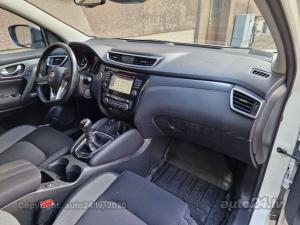 White Nissan Qashqai 2018 in Tallinn, with an engine capacity of 1.20 L and mileage of 189 thousand km for 7900 €, photo 12 on AUTOMOTO.COM.LV