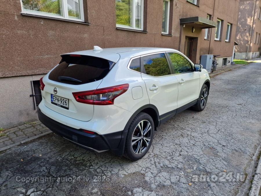 White Nissan Qashqai 2018 in Tallinn, with an engine capacity of 1.20 L and mileage of 189 thousand km for 7900 €, photo 13 on AUTOMOTO.COM.LV