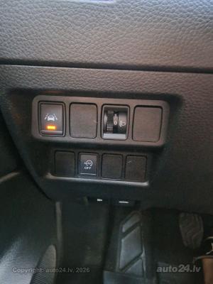 White Nissan Qashqai 2018 in Tallinn, with an engine capacity of 1.20 L and mileage of 189 thousand km for 7900 €, photo 16 on AUTOMOTO.COM.LV