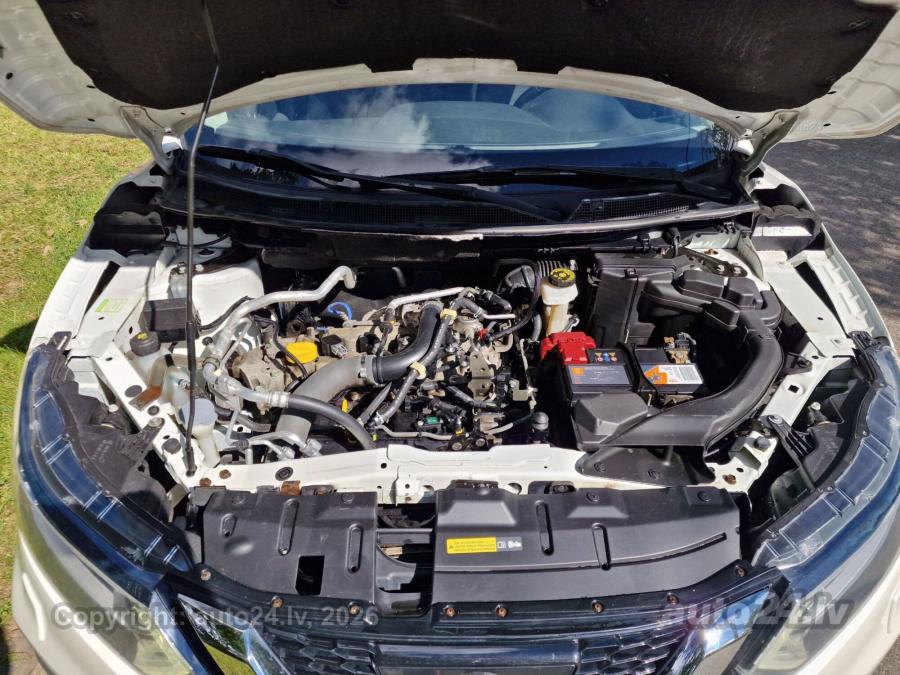White Nissan Qashqai 2018 in Tallinn, with an engine capacity of 1.20 L and mileage of 189 thousand km for 7900 €, photo 20 on AUTOMOTO.COM.LV