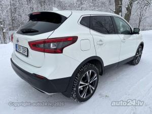 White Nissan Qashqai 2019 in Tallinn, with an engine capacity of 1.30 L and mileage of 110 thousand km for 12990 €, photo 3 on AUTOMOTO.COM.LV
