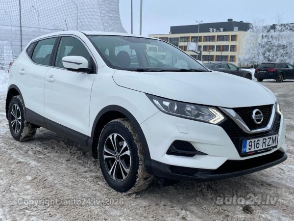 White Nissan Qashqai 2019 in Tartu, with an engine capacity of 1.30 L and mileage of 121 thousand km for 9900 €, photo 3 on AUTOMOTO.COM.LV