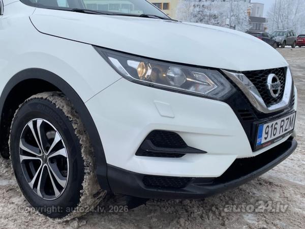 White Nissan Qashqai 2019 in Tartu, with an engine capacity of 1.30 L and mileage of 121 thousand km for 9500 €, photo 4 on AUTOMOTO.COM.LV
