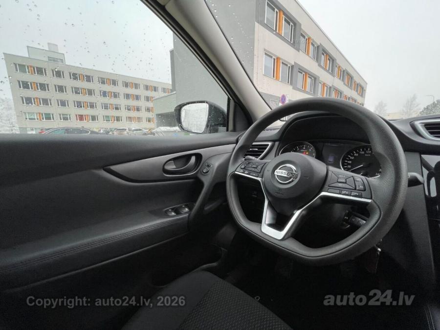 White Nissan Qashqai 2019 in Tartu, with an engine capacity of 1.30 L and mileage of 121 thousand km for 9500 €, photo 12 on AUTOMOTO.COM.LV