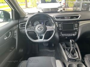 White Nissan Qashqai 2019 in Tallinn, with an engine capacity of 1.30 L and mileage of 68 thousand km for 15990 €, photo 8 on AUTOMOTO.COM.LV