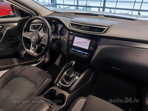 White Nissan Qashqai 2020 in Tartu, with an engine capacity of 1.30 L and mileage of 91 thousand km for 14990 €, photo 10 on AUTOMOTO.COM.LV