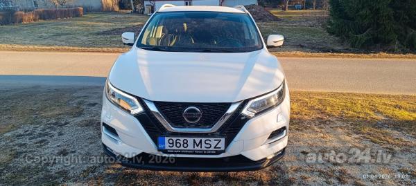 White Nissan Qashqai 2020 in Rakvere, with an engine capacity of 1.30 L and mileage of 64 thousand km for 16900 €, photo 2 on AUTOMOTO.COM.LV