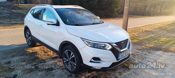 White Nissan Qashqai 2020 in Rakvere, with an engine capacity of 1.30 L and mileage of 64 thousand km for 16900 €, photo 3 on AUTOMOTO.COM.LV