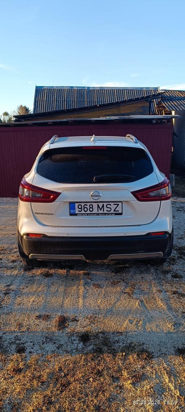 White Nissan Qashqai 2020 in Rakvere, with an engine capacity of 1.30 L and mileage of 64 thousand km for 16900 €, photo 5 on AUTOMOTO.COM.LV