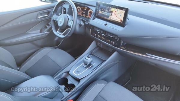White Nissan Qashqai 2023 in Tartu, with an engine capacity of 1.30 L and mileage of 50 thousand km for 22990 €, photo 8 on AUTOMOTO.COM.LV