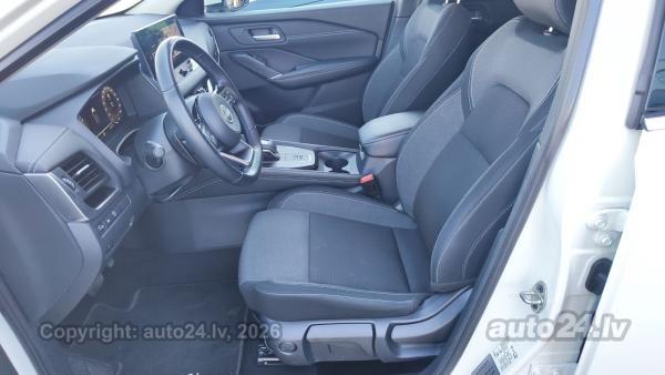 White Nissan Qashqai 2023 in Tartu, with an engine capacity of 1.30 L and mileage of 50 thousand km for 22990 €, photo 9 on AUTOMOTO.COM.LV