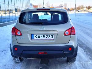 Dzeltens Nissan Qashqai 2007 Rēzekne, ar dzinēja tilpumu 1.60 L un nobraukumu 310 tūkst. km par 3150 €, foto 4 vietnē AUTOMOTO.COM.LV