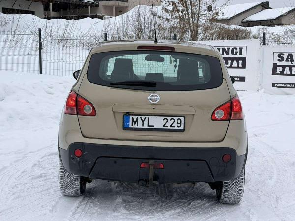 Yellow Nissan Qashqai 2007 in Vilnius, with an engine capacity of 2.00 L and mileage of 284 thousand km for 4800 €, photo 7 on AUTOMOTO.COM.LV