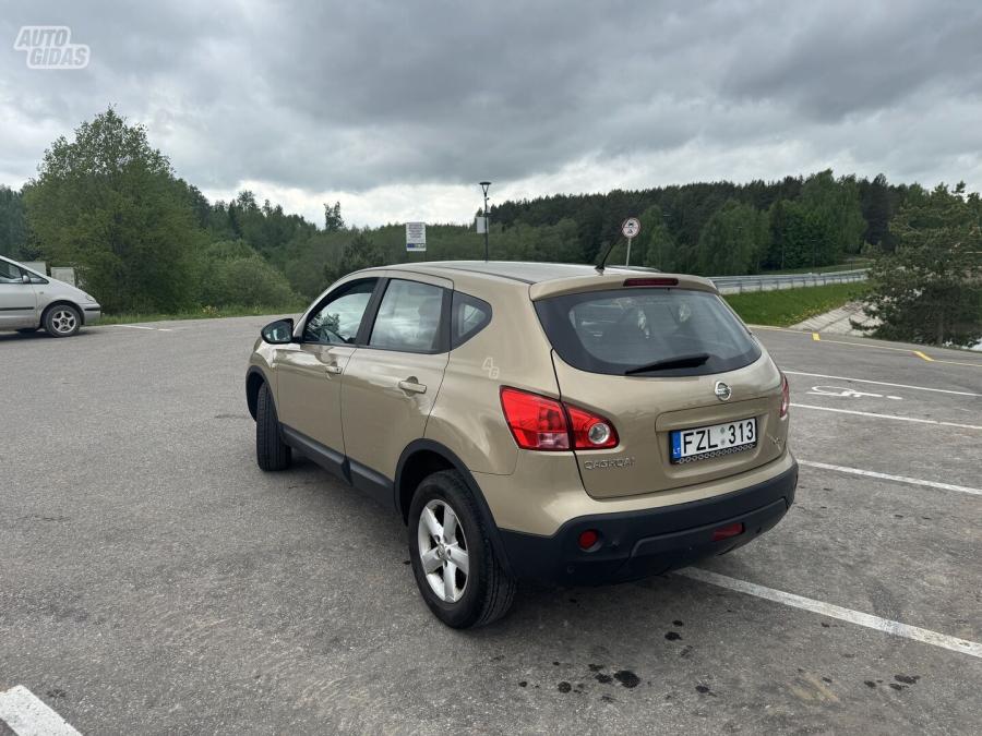 Yellow Nissan Qashqai 2007 in Utena, with an engine capacity of 2.00 L and mileage of 374 thousand km for 2300 €, photo 3 on AUTOMOTO.COM.LV