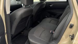 Yellow Nissan Qashqai 2007 in Utena, with an engine capacity of 2.00 L and mileage of 374 thousand km for 2300 €, photo 7 on AUTOMOTO.COM.LV