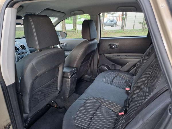 Yellow Nissan Qashqai 2007 in Ignalina, with an engine capacity of 2.00 L and mileage of 204 thousand km for 2400 €, photo 7 on AUTOMOTO.COM.LV