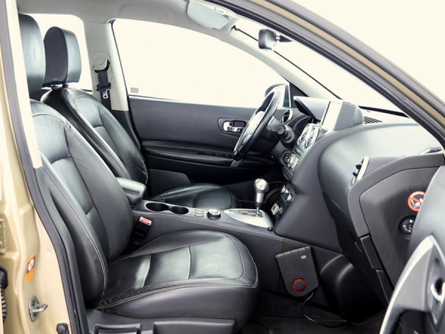 Dzeltens Nissan Qashqai 2007 Tallina, ar dzinēja tilpumu 2.00 L un nobraukumu 333 tūkst. km par 1799 €, foto 7 vietnē AUTOMOTO.COM.LV