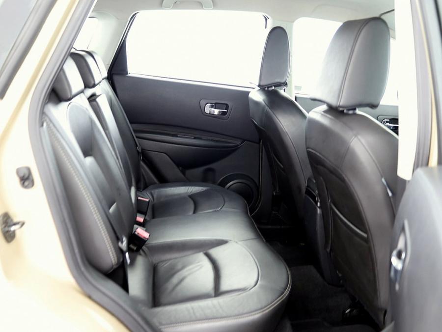 Dzeltens Nissan Qashqai 2007 Tallina, ar dzinēja tilpumu 2.00 L un nobraukumu 333 tūkst. km par 1799 €, foto 15 vietnē AUTOMOTO.COM.LV