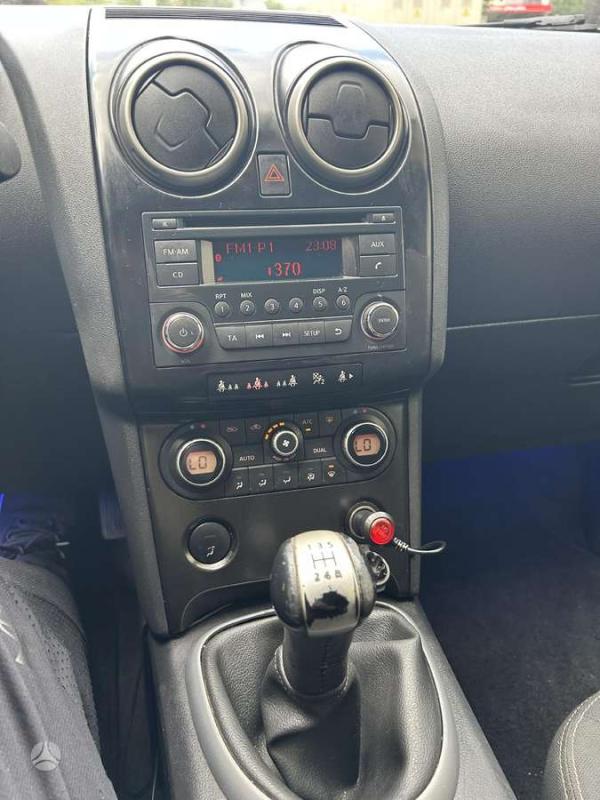 Dzeltens Nissan Qashqai 2008 Viļņa, ar dzinēja tilpumu 1.60 L un nobraukumu 235 tūkst. km par 3500 €, foto 11 vietnē AUTOMOTO.COM.LV