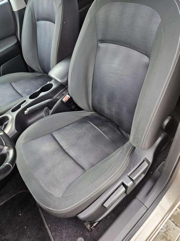 Nissan Qashqai 2011 Tauragė vietnē Dzeltens Nissan Qashqai 2011 Tauragė, ar dzinēja tilpumu 1.46 L un nobraukumu 243 tūkst. km par 3500 €, foto 6 vietnē AUTOMOTO.COM.LV