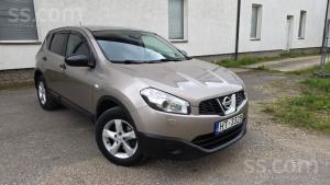 Dzeltens Nissan Qashqai 2011 Rīga, ar dzinēja tilpumu 1.60 L un nobraukumu 190 tūkst. km par 4600 €, foto  vietnē AUTOMOTO.COM.LV