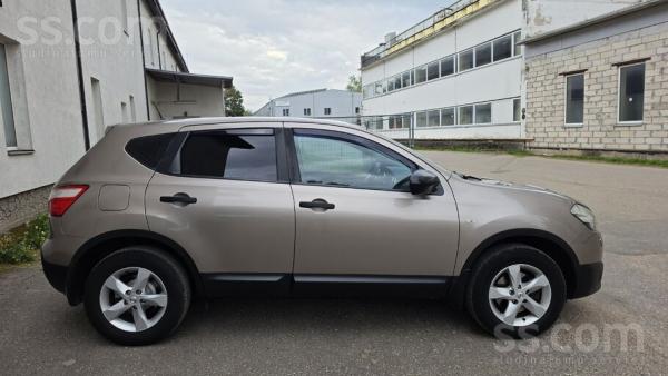 Dzeltens Nissan Qashqai 2011 Rīga, ar dzinēja tilpumu 1.60 L un nobraukumu 190 tūkst. km par 4500 €, foto 6 vietnē AUTOMOTO.COM.LV