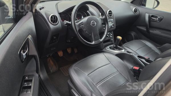 Dzeltens Nissan Qashqai 2011 Rīga, ar dzinēja tilpumu 1.60 L un nobraukumu 190 tūkst. km par 4500 €, foto 8 vietnē AUTOMOTO.COM.LV