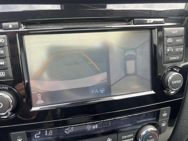 Yellow Nissan Qashqai 2015 in Taurage, with an engine capacity of 1.60 L and mileage of 147 thousand km for 7990 €, photo 10 on AUTOMOTO.COM.LV