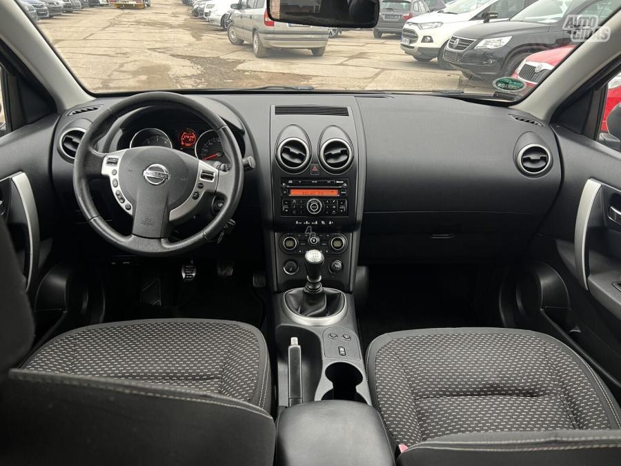 Black Nissan qashqai+2 2009 in Utena, with an engine capacity of 2.00 L and mileage of 272 thousand km for 4400 €, photo 6 on AUTOMOTO.COM.LV