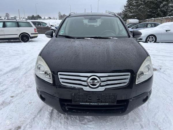 Black Nissan qashqai+2 2009 in Utena, with an engine capacity of 2.00 L and mileage of 272 thousand km for 4300 €, photo 4 on AUTOMOTO.COM.LV