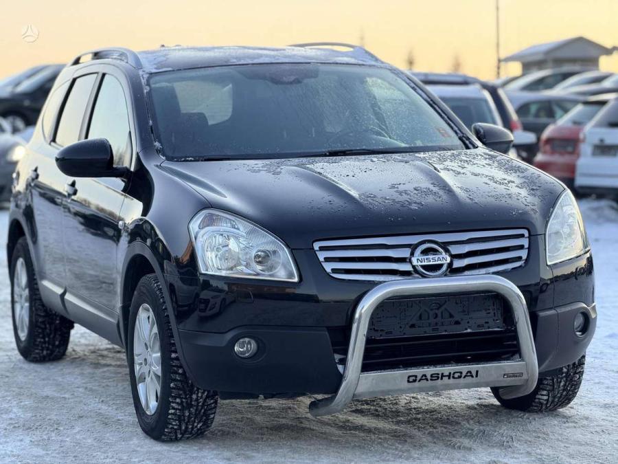 Black Nissan qashqai+2 2009 in Utena, with an engine capacity of 1.60 L and mileage of 291 thousand km for 4350 €, photo 4 on AUTOMOTO.COM.LV