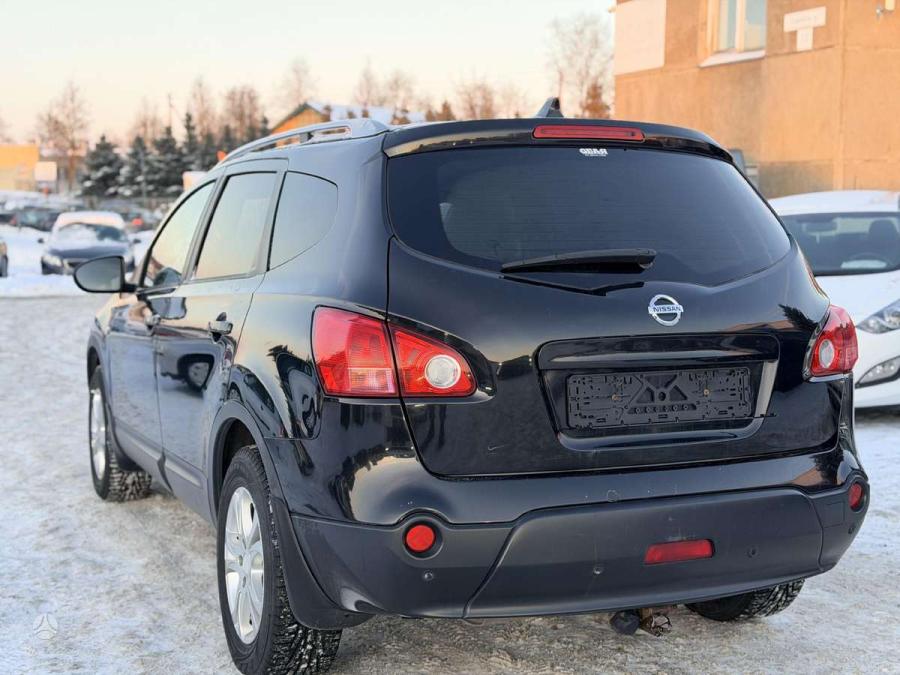 Black Nissan qashqai+2 2009 in Utena, with an engine capacity of 1.60 L and mileage of 291 thousand km for 4350 €, photo 9 on AUTOMOTO.COM.LV