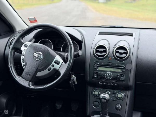 Black Nissan qashqai+2 2009 in Utena, with an engine capacity of 1.60 L and mileage of 291 thousand km for 4350 €, photo 11 on AUTOMOTO.COM.LV