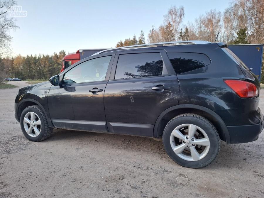 Black Nissan qashqai+2 2009 in Siauliai, with an engine capacity of 1.50 L and mileage of 350 thousand km for 3700 €, photo 7 on AUTOMOTO.COM.LV
