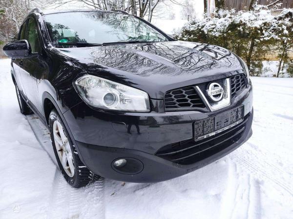Black Nissan qashqai+2 2010 in Utena, with an engine capacity of 2.00 L and mileage of 176 thousand km for 5450 €, photo 1 on AUTOMOTO.COM.LV