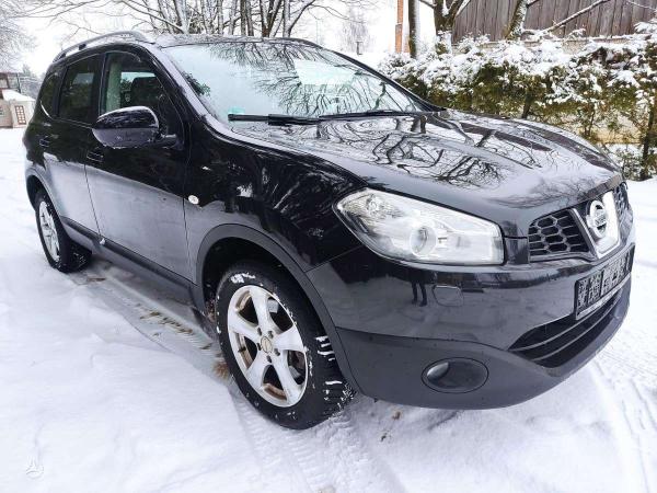 Black Nissan qashqai+2 2010 in Utena, with an engine capacity of 2.00 L and mileage of 176 thousand km for 5450 €, photo 10 on AUTOMOTO.COM.LV