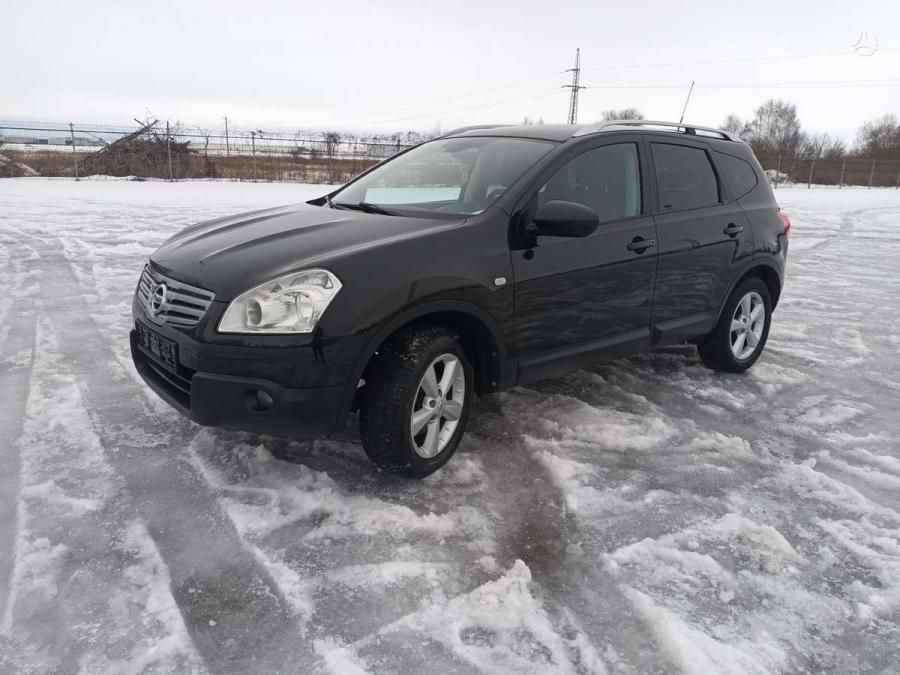 Black Nissan qashqai+2 2010 in Marijampole, with an engine capacity of 1.46 L and mileage of 270 thousand km for 4299 €, photo 3 on AUTOMOTO.COM.LV