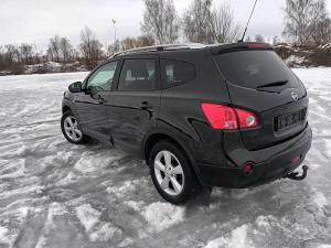 Black Nissan qashqai+2 2010 in Marijampole, with an engine capacity of 1.46 L and mileage of 270 thousand km for 4299 €, photo 5 on AUTOMOTO.COM.LV